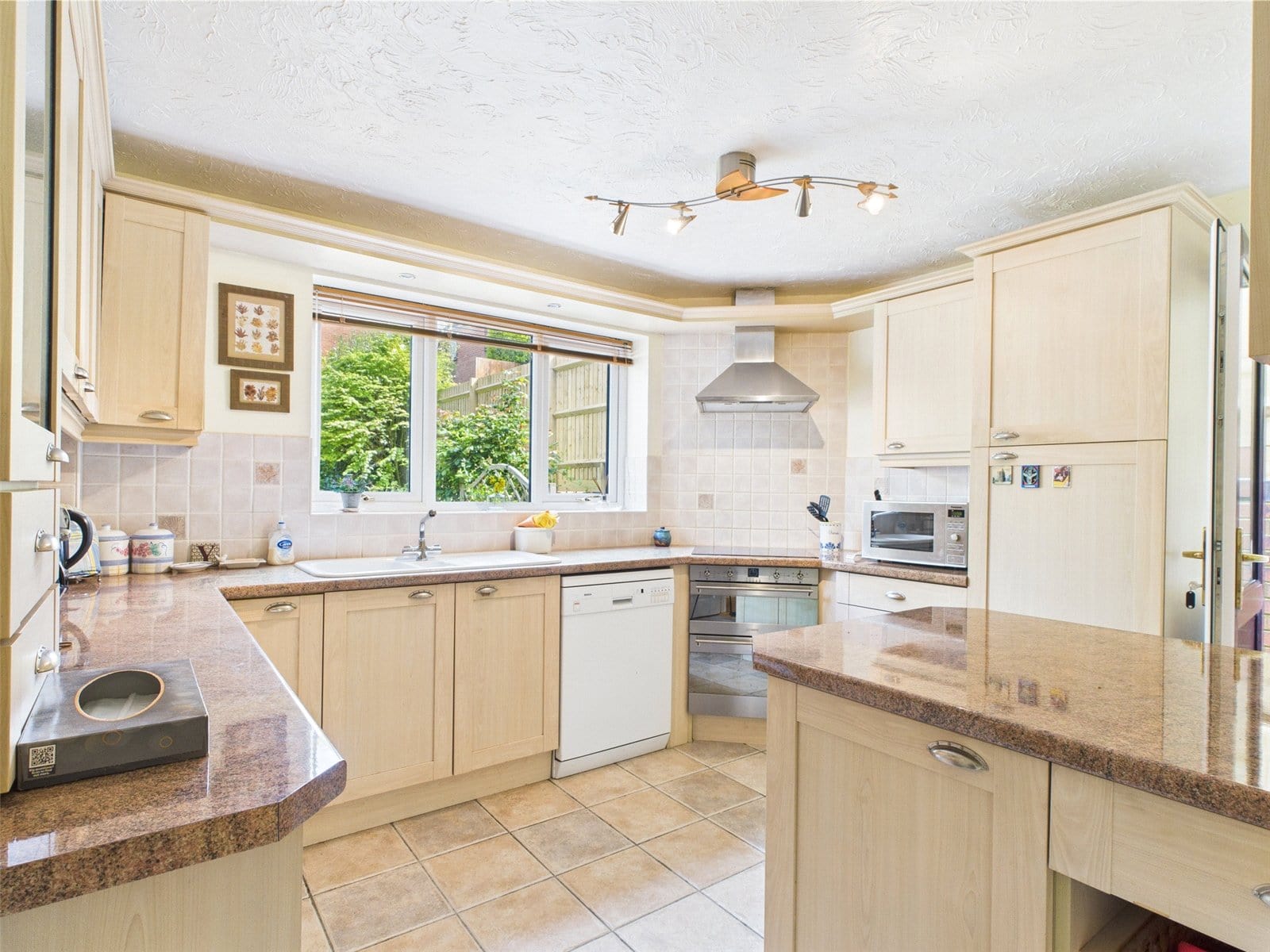 4 bed detached house for sale in Kestrel Way, Burghfield Common ...