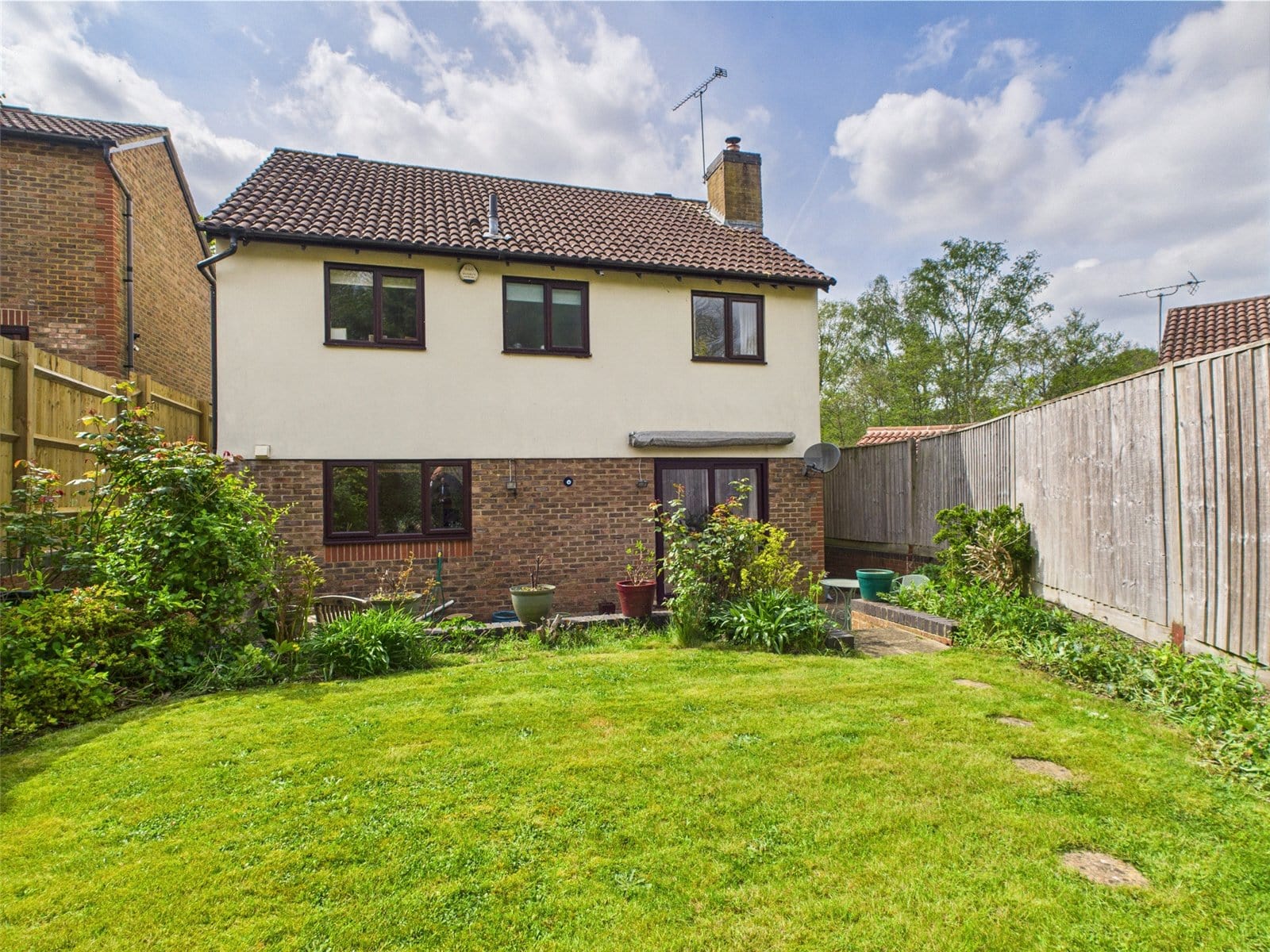 4 bed detached house for sale in Kestrel Way, Burghfield Common ...